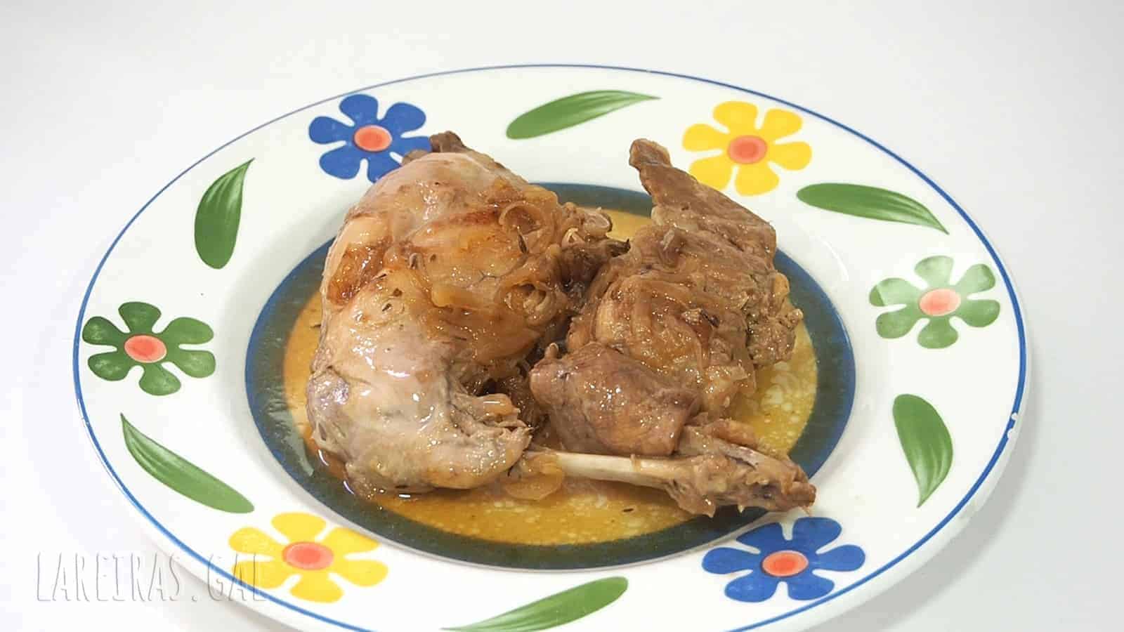 Conejo guisado con vino – Lareira